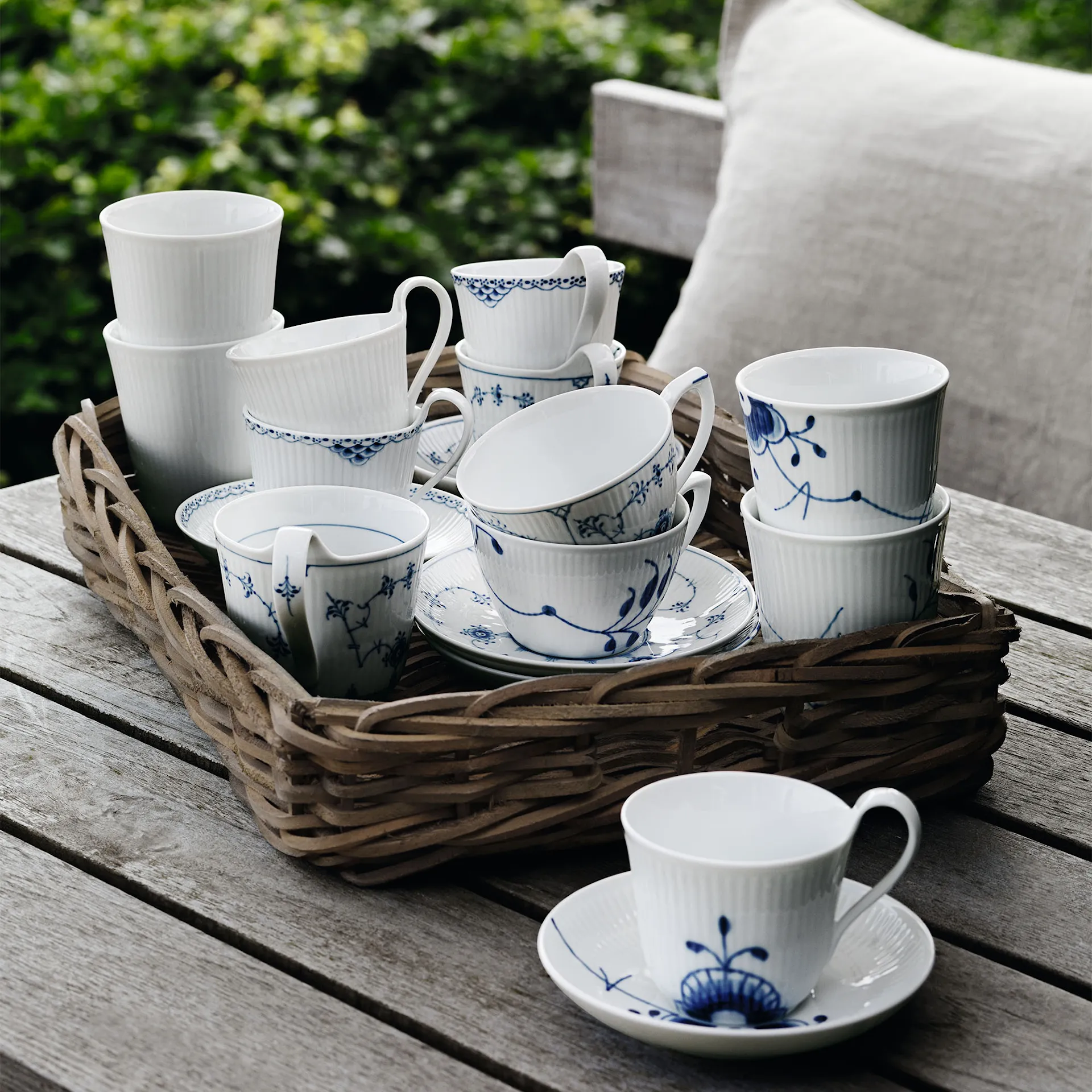 Buy White Fluted Thermo Mug 29 cl from Royal Copenhagen NO GA