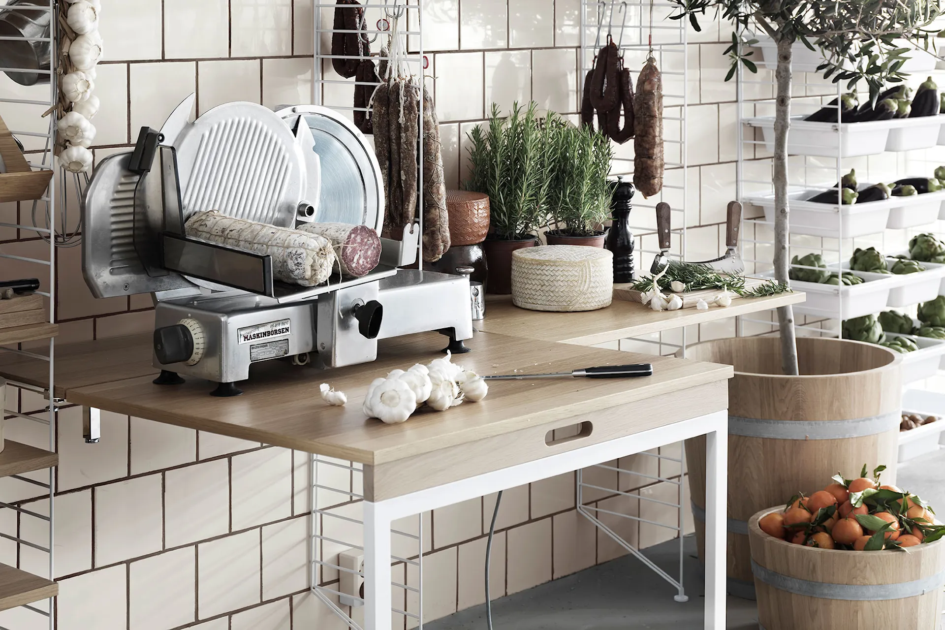 String folding table store