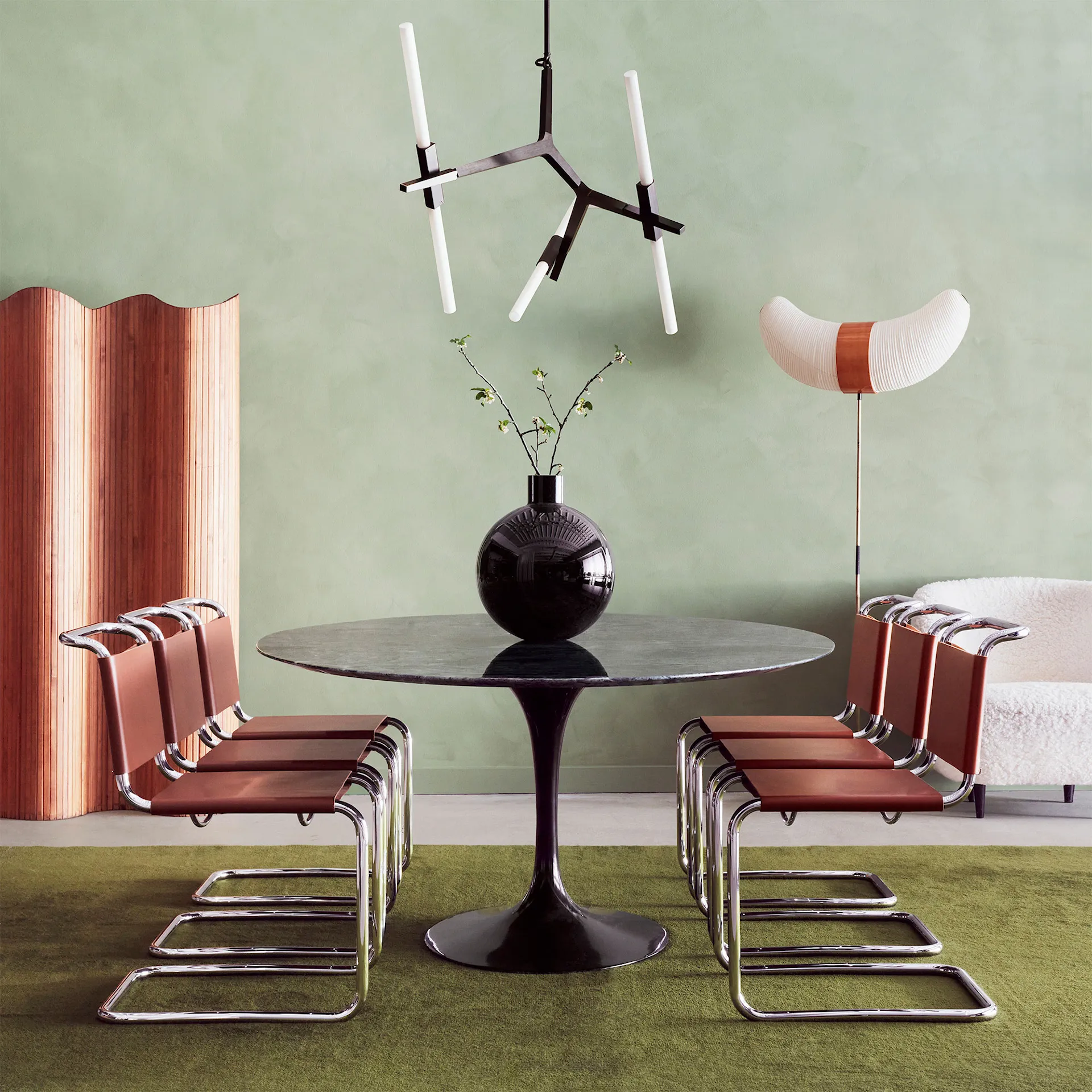 Black saarinen table store