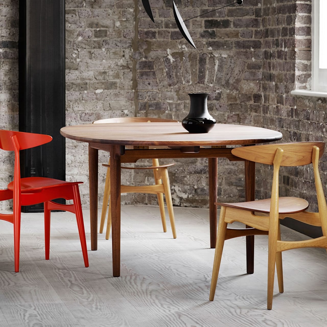 Kjøp Private Dining Table fra Gubi | Nordiska Galleriet