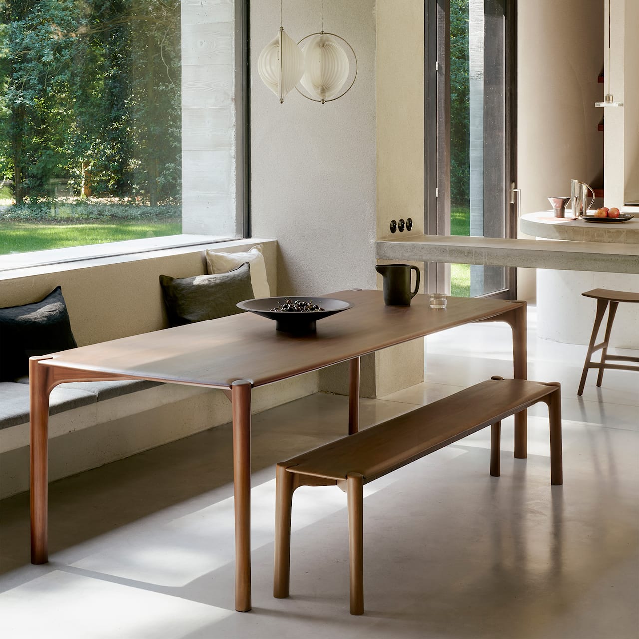 Kjøp Private Dining Table fra Gubi | Nordiska Galleriet