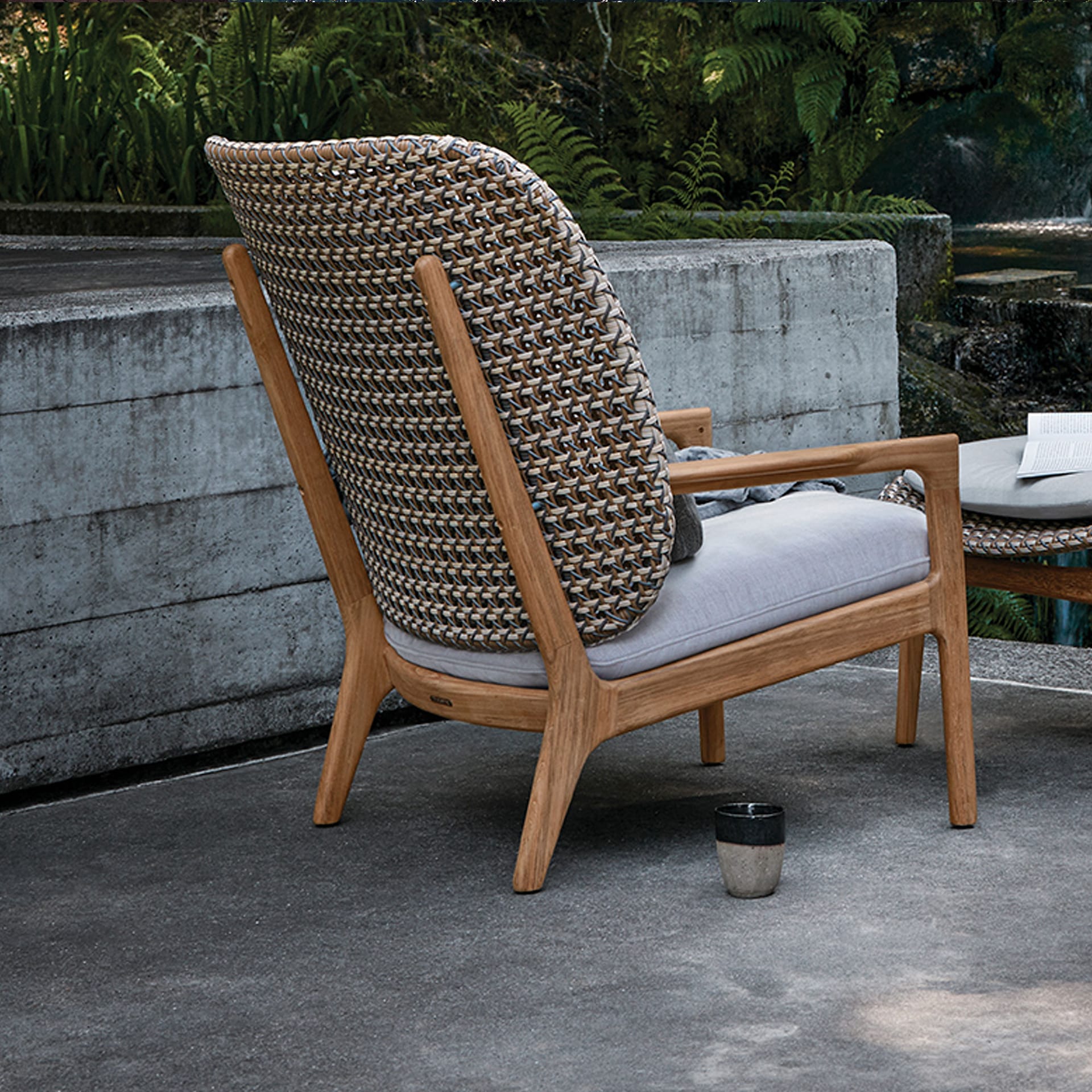 Köp Kay High Back Lounge Chair från Gloster | Nordiska Galleriet