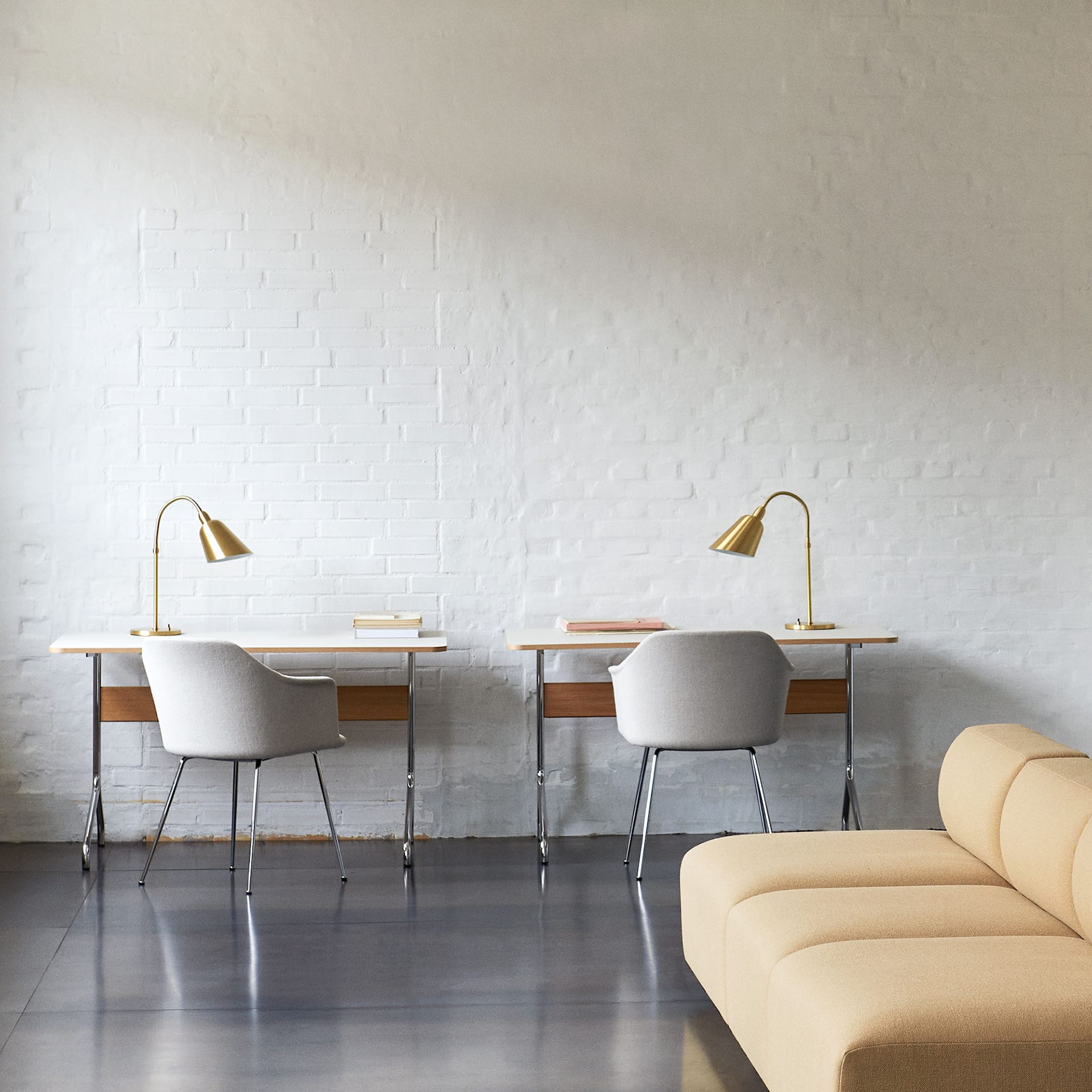 Kjøp Pavilion Desk AV16 fra &Tradition | Nordiska Galleriet